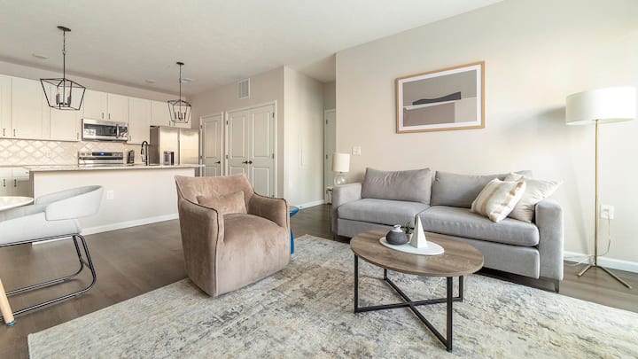 Landing | Modern 2bd, Pool, Clubhouse - New Albany, OH