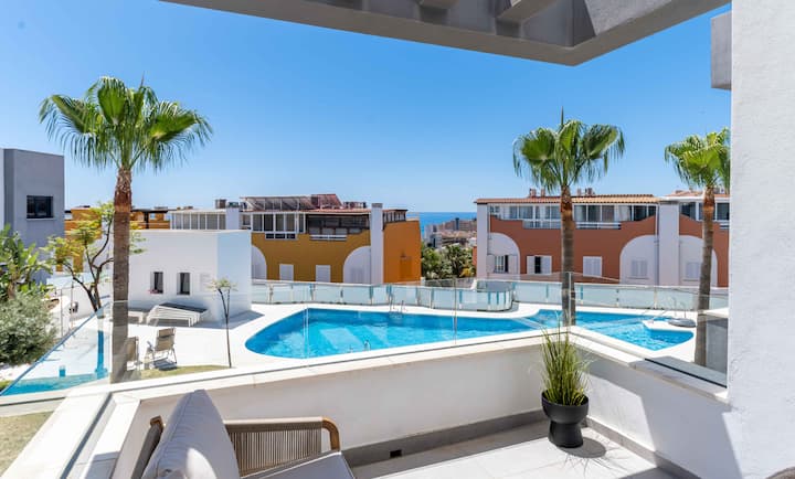 Modern Newbuild Townhouse With Quality Furniture - Fuengirola