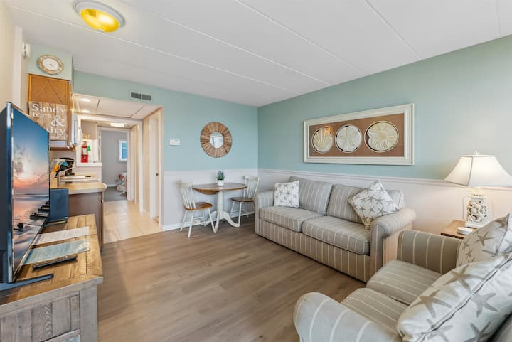1 Br Condo W/ A Pool, Bbq Grill & Reserved Parking - Wildwood, NJ