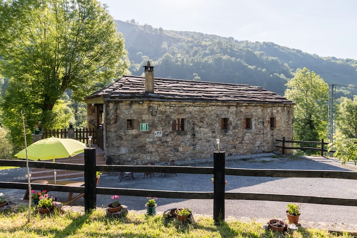 Cabaña Pasiega Lo Miñarro - Vega de Pas