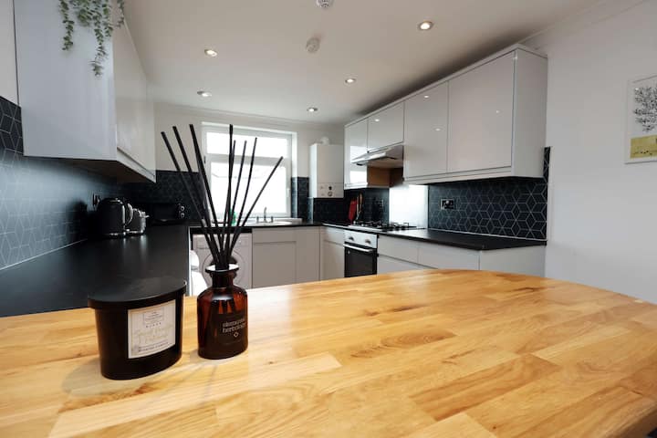 Luxury Living, Central Spot - Cardiff