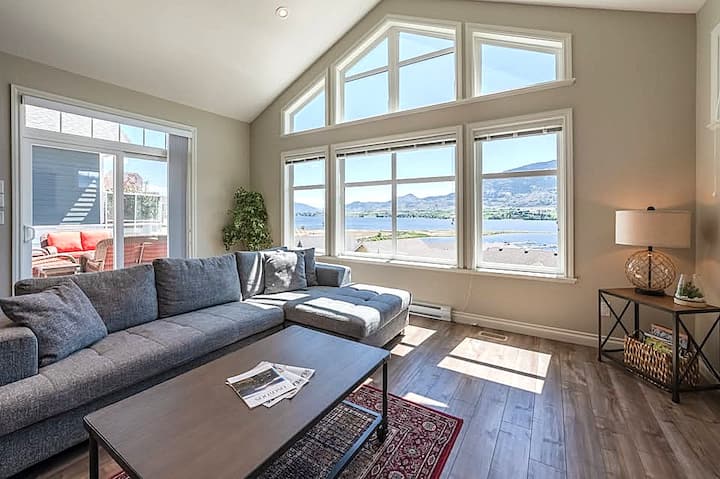 273 Beach Therapy Cottage – With Private Hot Tub - Osoyoos