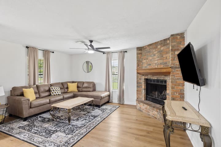 Three Bedroom House In Lake Charles - Lake Charles, LA