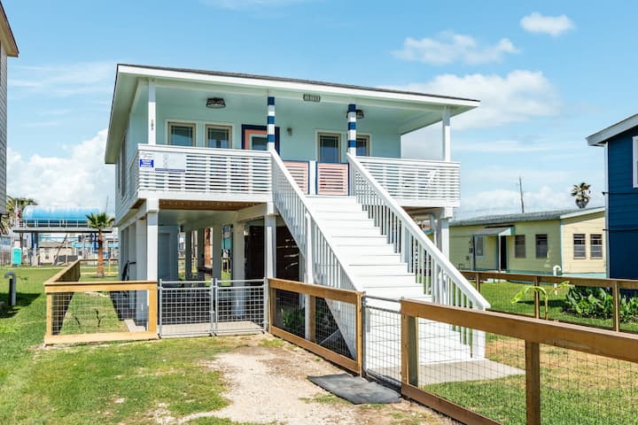 Surf & Turf - Laid Back Slice Of Island Life - Freeport, TX