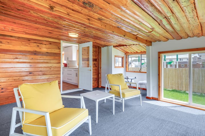 1 Mi To Shore: Lake Michigan Retreat W/ Game Room! - Two Rivers, WI
