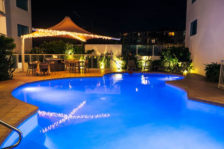 Beachside Three Bedroom Ocean View - Mooloolaba