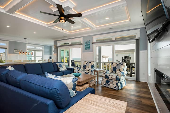 Sand Dollar Inn: Ocean View Home With Pool, Spa - Oak Island, NC