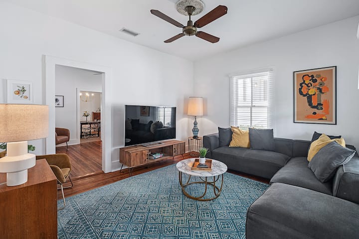 Uptown Delight L Dog Friendly L Walk To Downtown! - St. Augustine, FL