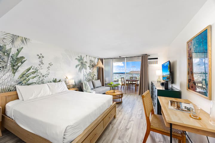 Freshly Renovated Gem W/ Iconic Diamond Head Views - Honolulu, HI