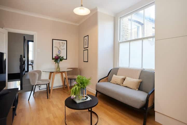 The Leyton Midland Crib - Cozy 2bdr  With Garden - Chingford