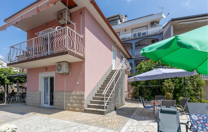 1 Bedroom Awesome Apartment In Selce - Crikvenica