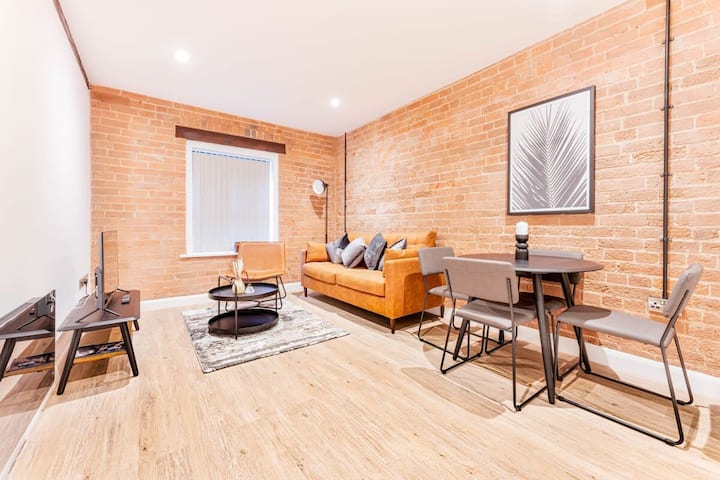 Characterful 2 Bed Apartment In Burton-on-trent - Tutbury Castle
