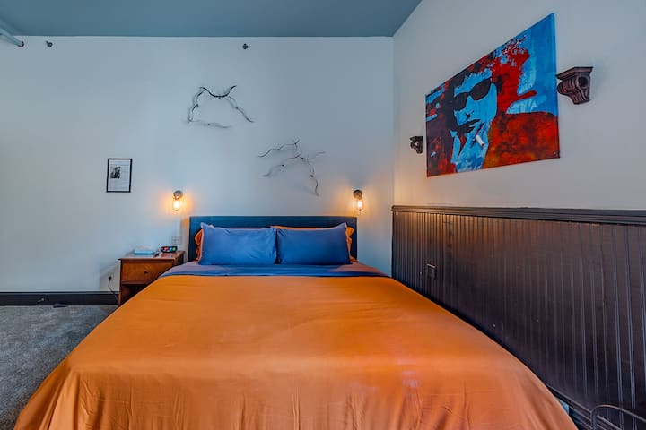 Oliver Inn | Suite 8 | Bob Zimmerman - Duluth, MN