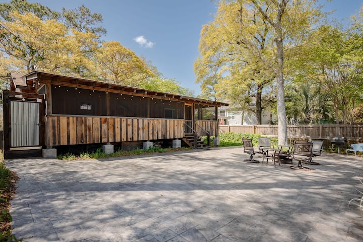 Mountains To Sea: Mountain Cabin With A Coastal - Oak Island, NC