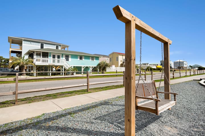 Kay La Plaj: Beachwalk Home In East Beach, - Oak Island, NC