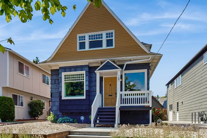 4br Historic Home With Charm & Timeless Soul - Seattle, WA