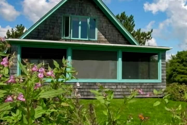 3br Peaceful Coastal Cabin With Screened Porch - Vinalhaven, ME
