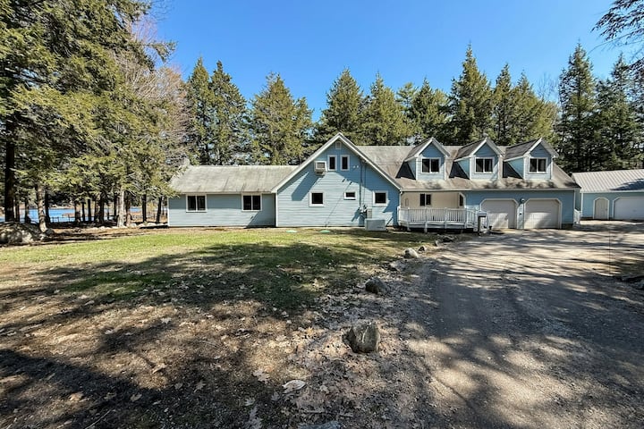 3br Charming Lakeside Home With Shared Pool - Bridgton, ME