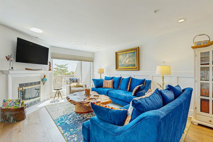 Kings Grant Ocean Front Townhouse W/, Outside Show - Bethany Beach, DE