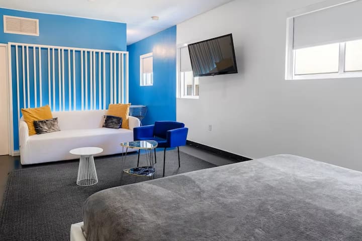 Blanc Kara Hotel Standard Studio - Miami Beach, FL