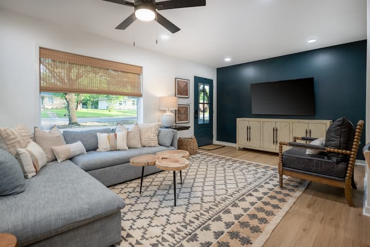 5br/3.5ba Dunn Right - Pool, Game Room, Yard Games - College Station, TX