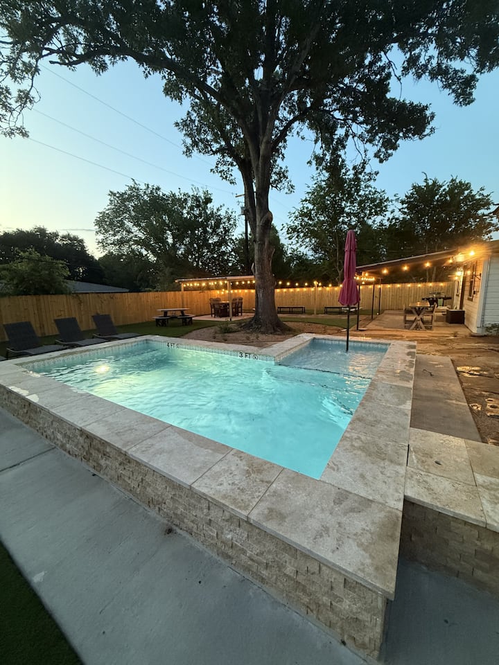 5br/3.5ba Dunn Right - Pool, Game Room, Yard Games - Bryan, TX