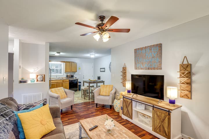 3 Mi To Cherokee Reservoir: ‘Blue Haven Bungalow’ - Morristown, TN