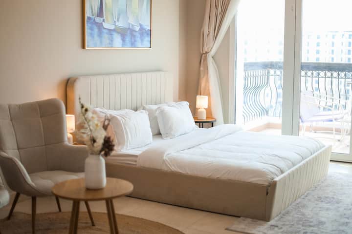 Yas Island Studio | Golf Escape - Abu Dhabi