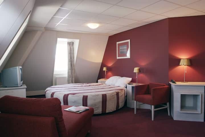 A Soothing Stay Near The Sea! Free Breakfast - De Koog