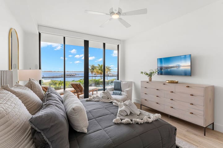 Newly Renovated | Luxe Condo W/ River Views & Pool - Melbourne Beach, FL