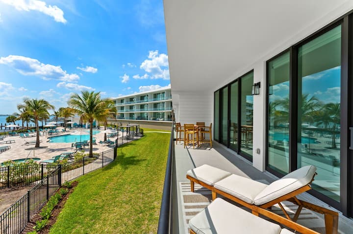 Newly Renovated | Luxe Condo W/ River Views & Pool - Melbourne, FL