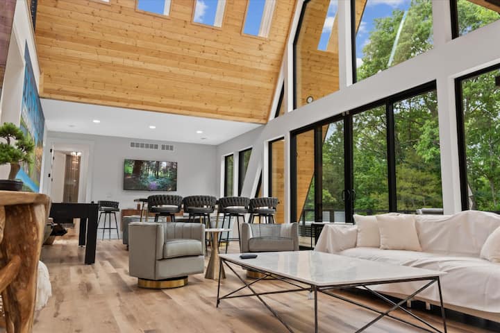 Epic A-frame! Rooftop, Theater, Hot Tub And Sauna - United States