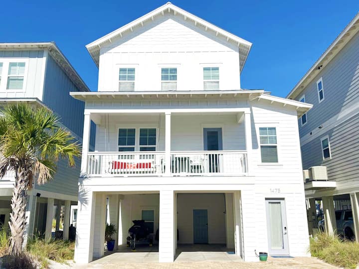 Sugar Beach Retreat | Beach Access + Resort Perks - Navarre, FL