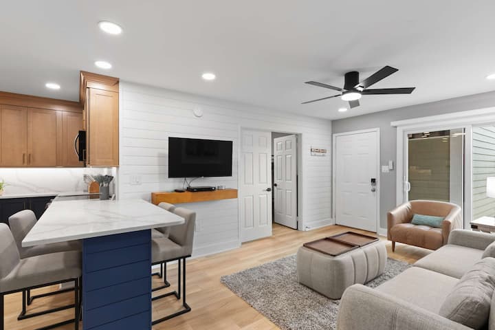 Luxury Beach Escape - Private Hot Tub - Pool - Ocean City, MD