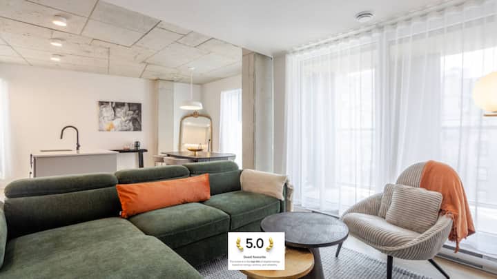 Velivana Stay | Old Mtl 2br Retreat + Free Parking - Montreal