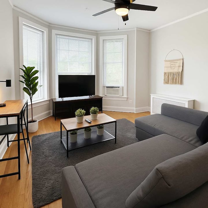 Clean & Equipped 2br Apartment - Chicago, IL
