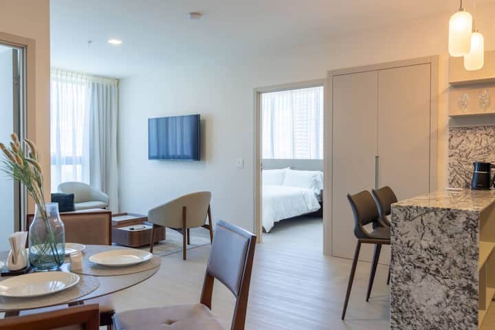 Modern 2-bedroom Overlooking Panama City - Tocumen Airport (PTY)