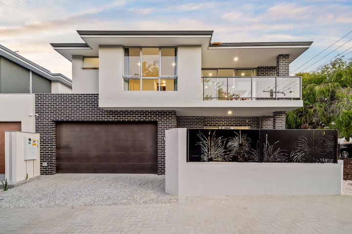 Scarborough Escape New 2br Suite 14g - Stirling