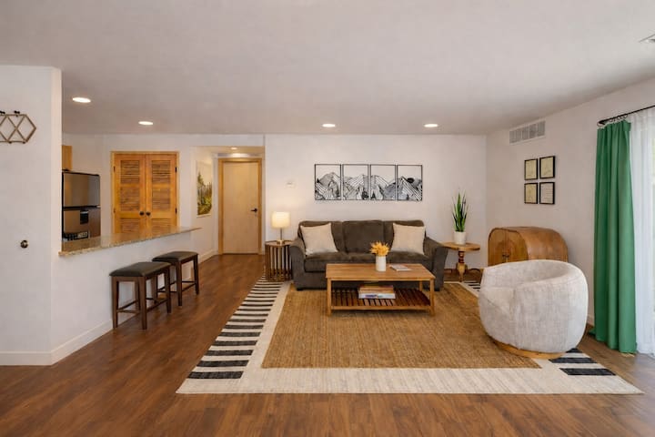 Edelweiss Escape-pool/hot Tub, Gym, Town, Parking - Leavenworth, WA