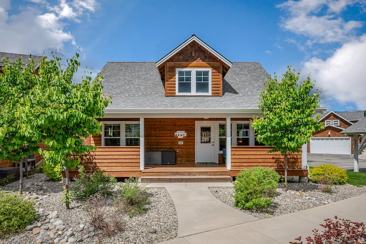 Sunset Cove Cottage - Family Friendly Cozy Retreat - Sagle, ID