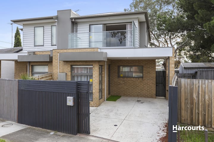 Spacious Corio Townhouse Near Ferry & Waterfront - Avalon Airport