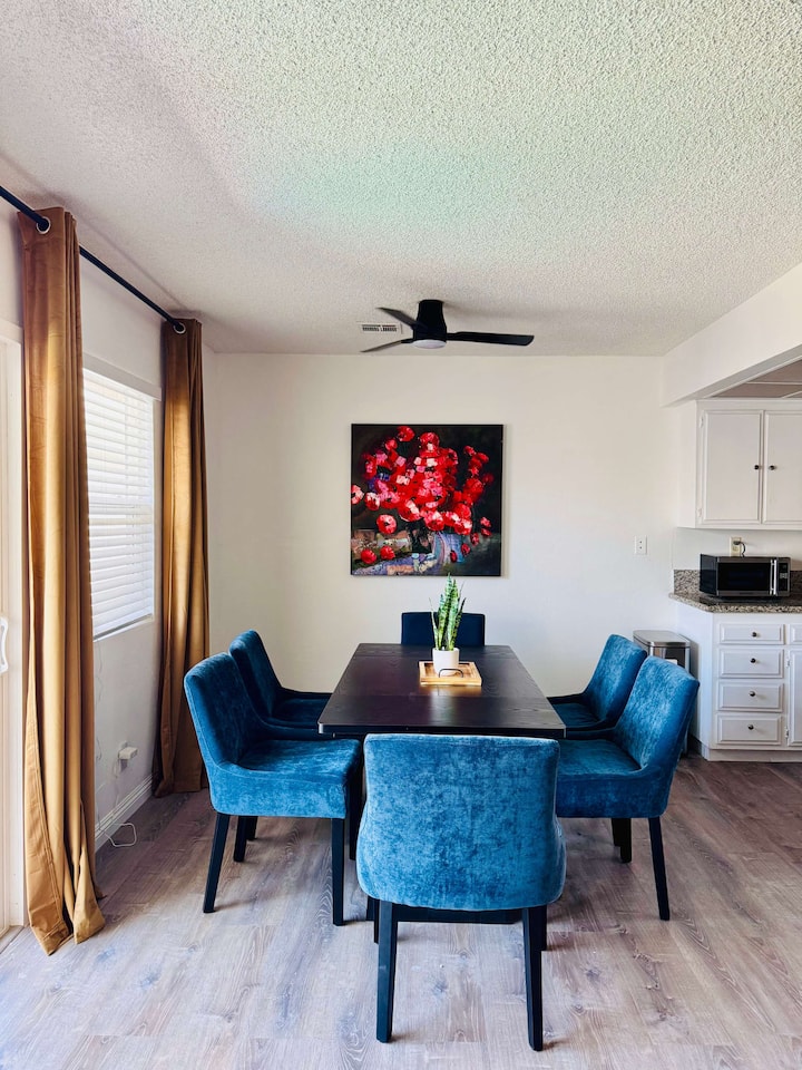 Las Vegas Oasis: 1br Apartment With Pool, Near Lvc - Las Vegas