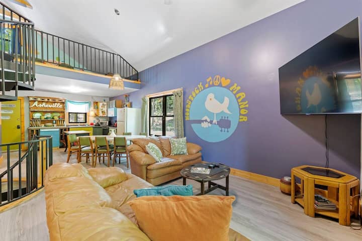 Hot Tub~7 Miles To Airport~ev Charger~sleeps 20 - Hendersonville, NC
