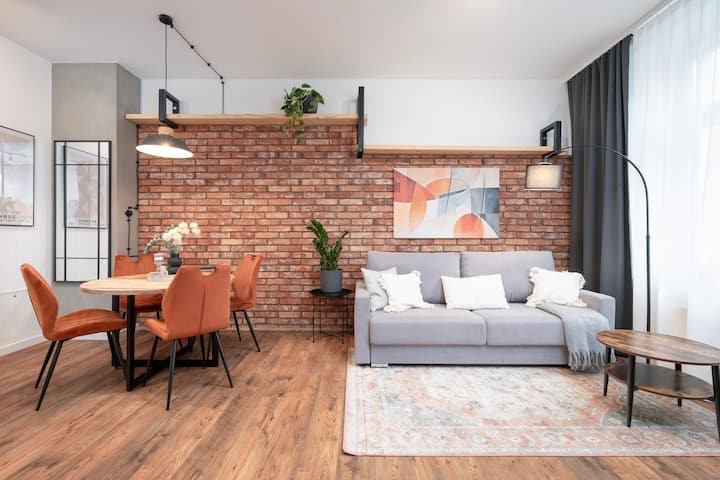 Urban Nest Rustic Superior Apartment - 카토비세