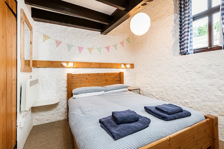 Dépendance-traditionelle-sdb Privée Avec Baignoire - Lyme Regis
