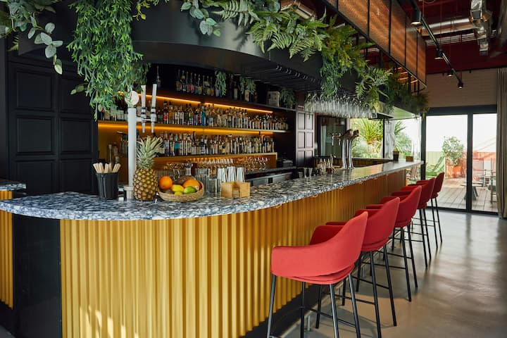 Room With Gathering Space | The Social Hub - Madrid