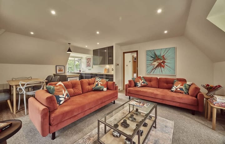 Stunning Apartment On Park Retreat! - St Neots