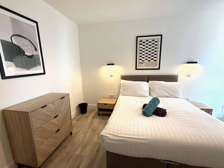 Luxury 1 Bed - 6 Queen Street, Abingdon -  Central - Didcot