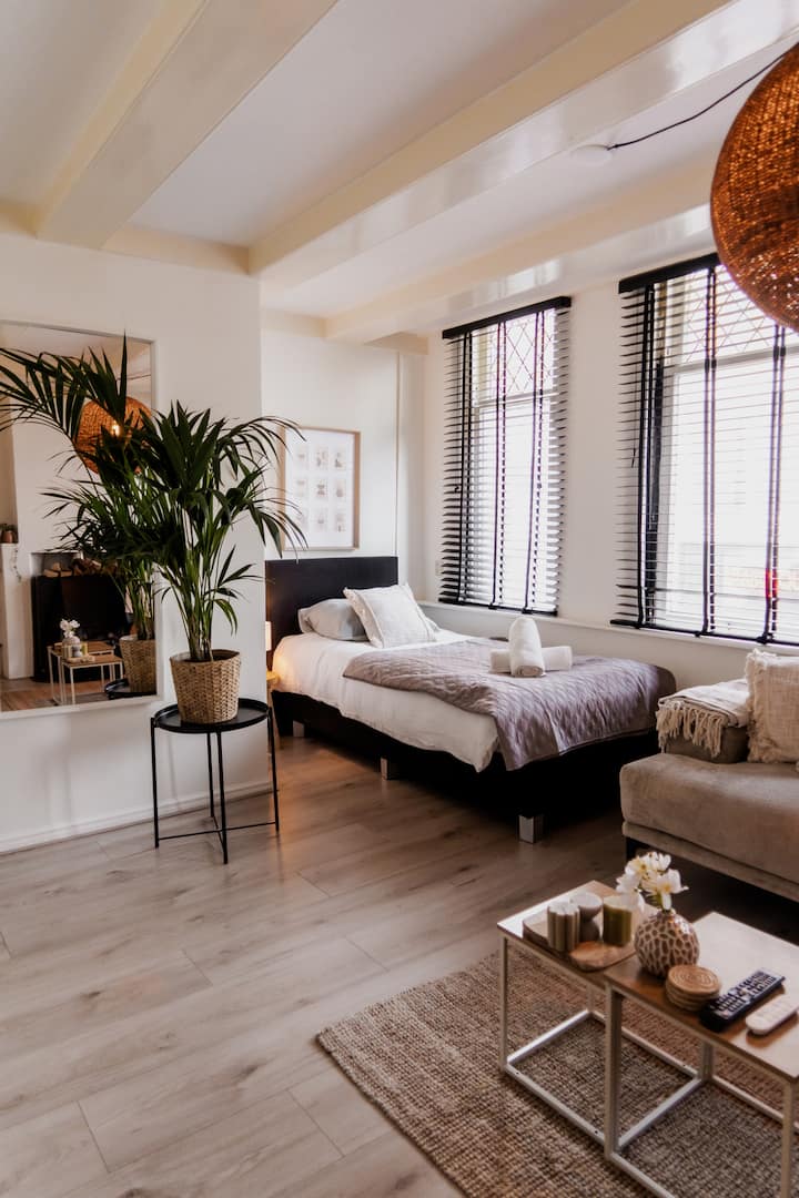 Central Rembrandt By Canals, Museums & Nightlife - Amsterdam