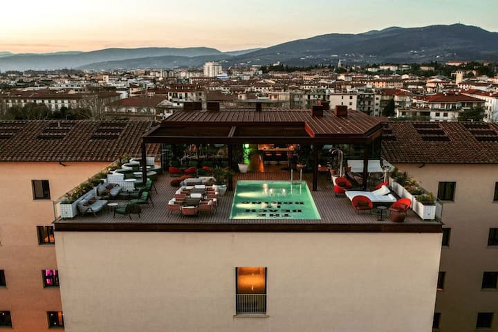 Converted Palazzo With Rooftop Pool Terrace - Florence